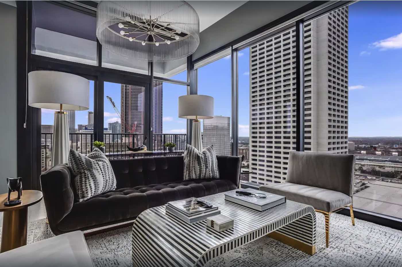 9+ Luxury Atlanta Rentals That Will Make You Feel Like A Y'allywood Star