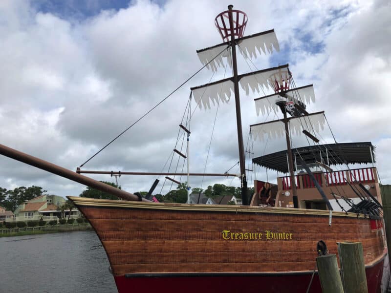 10+ Myrtle Beach Boat Tours Perfect For Soaking Up The Sun